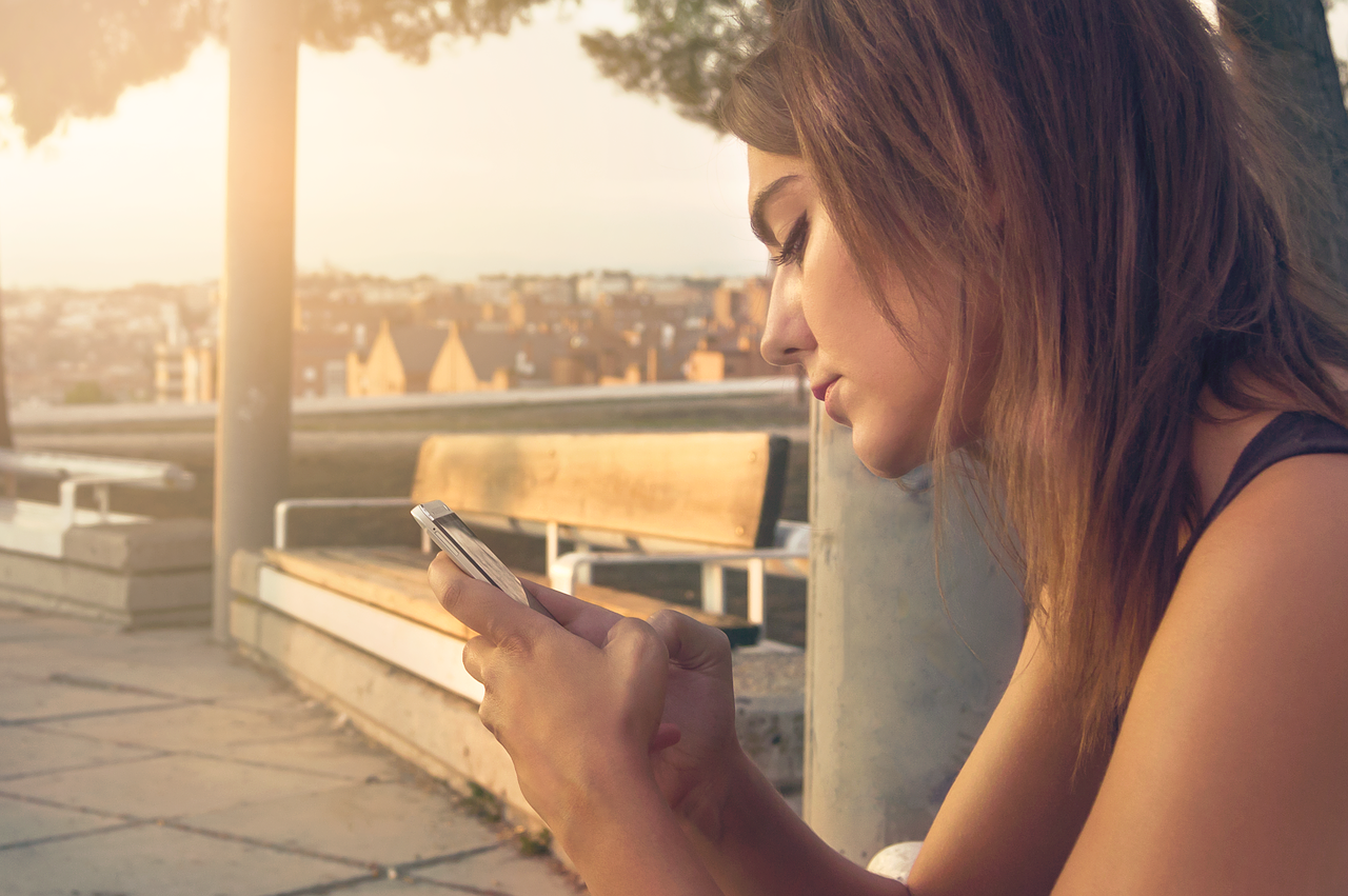11 Powerful Strategies to Get Rid of Cell Phone Addiction